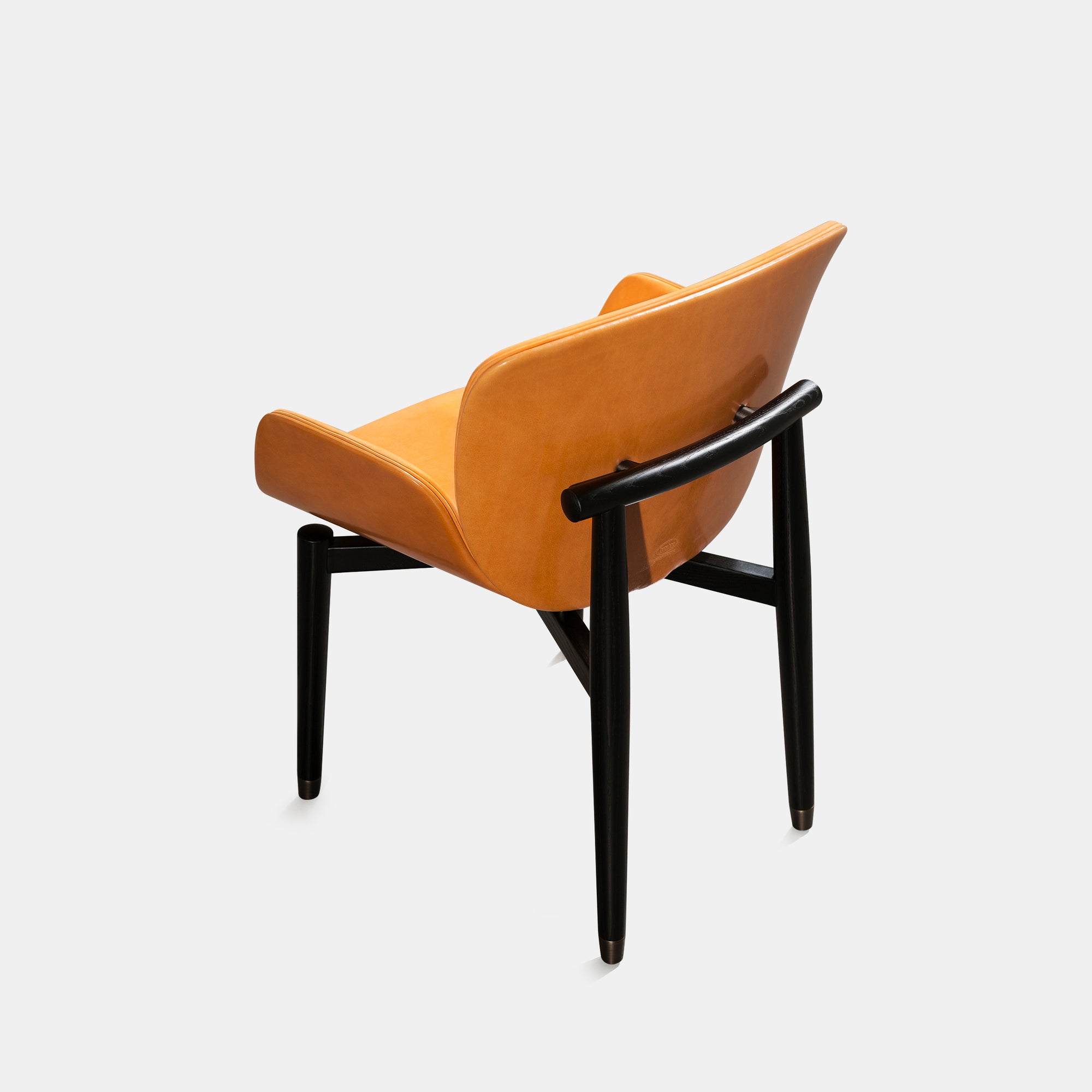 Jorgen Chair | Baxter | Monologuelondon.com