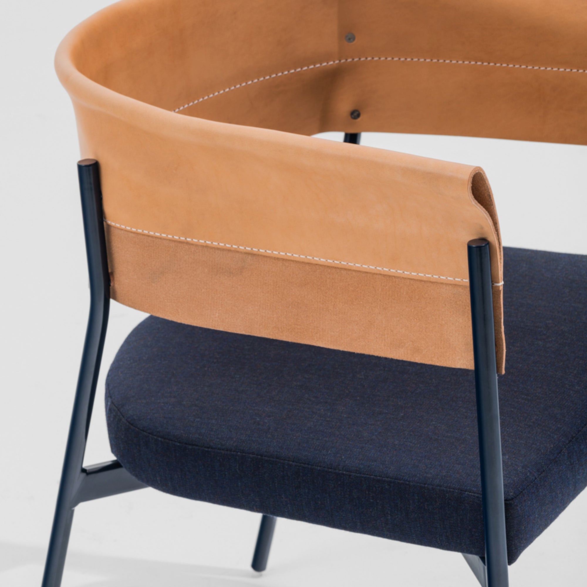 Gomito Lounge Chair | SEM | Monologuelondon.com
