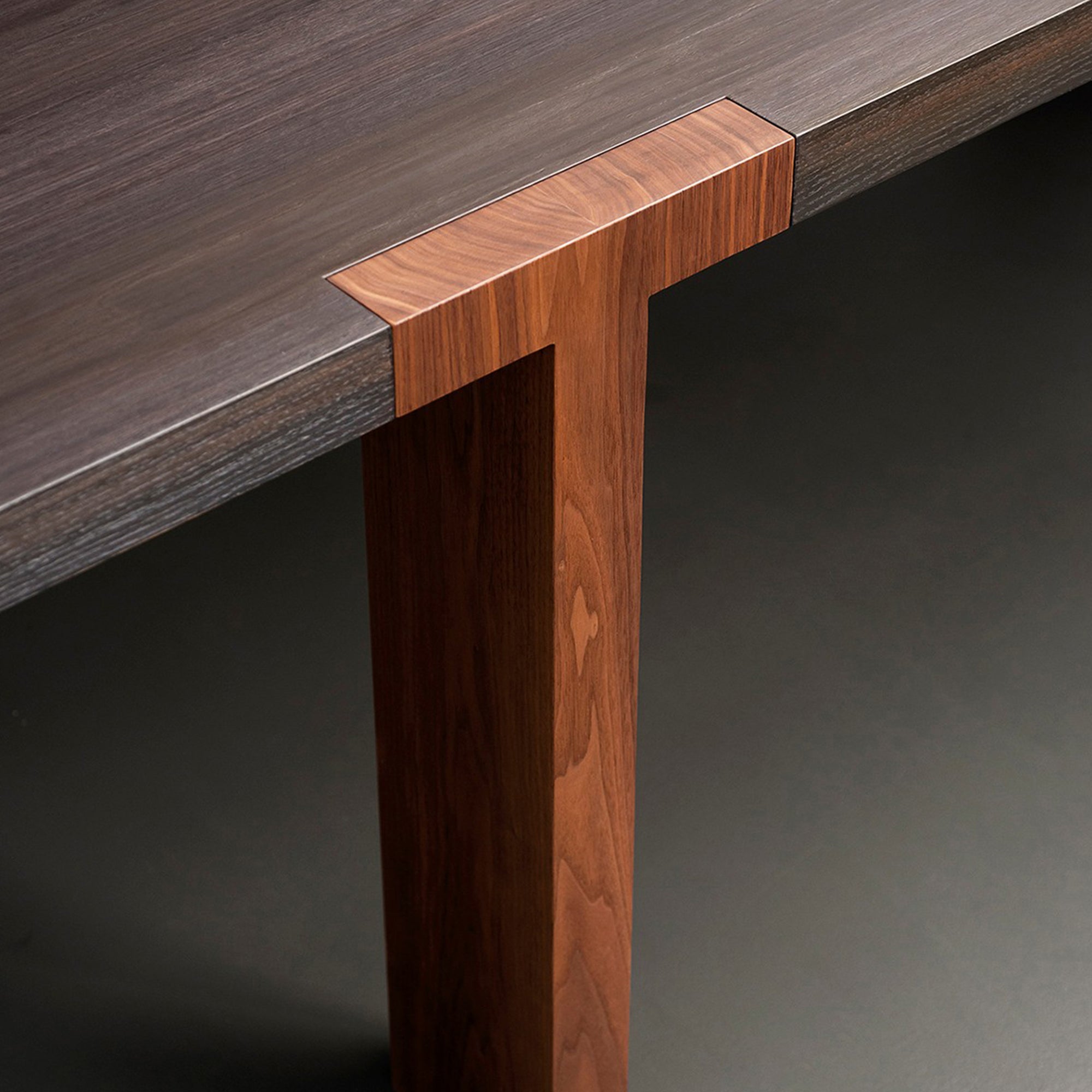 T-Table Dining Table | Tacchini | Monologuelondon.com