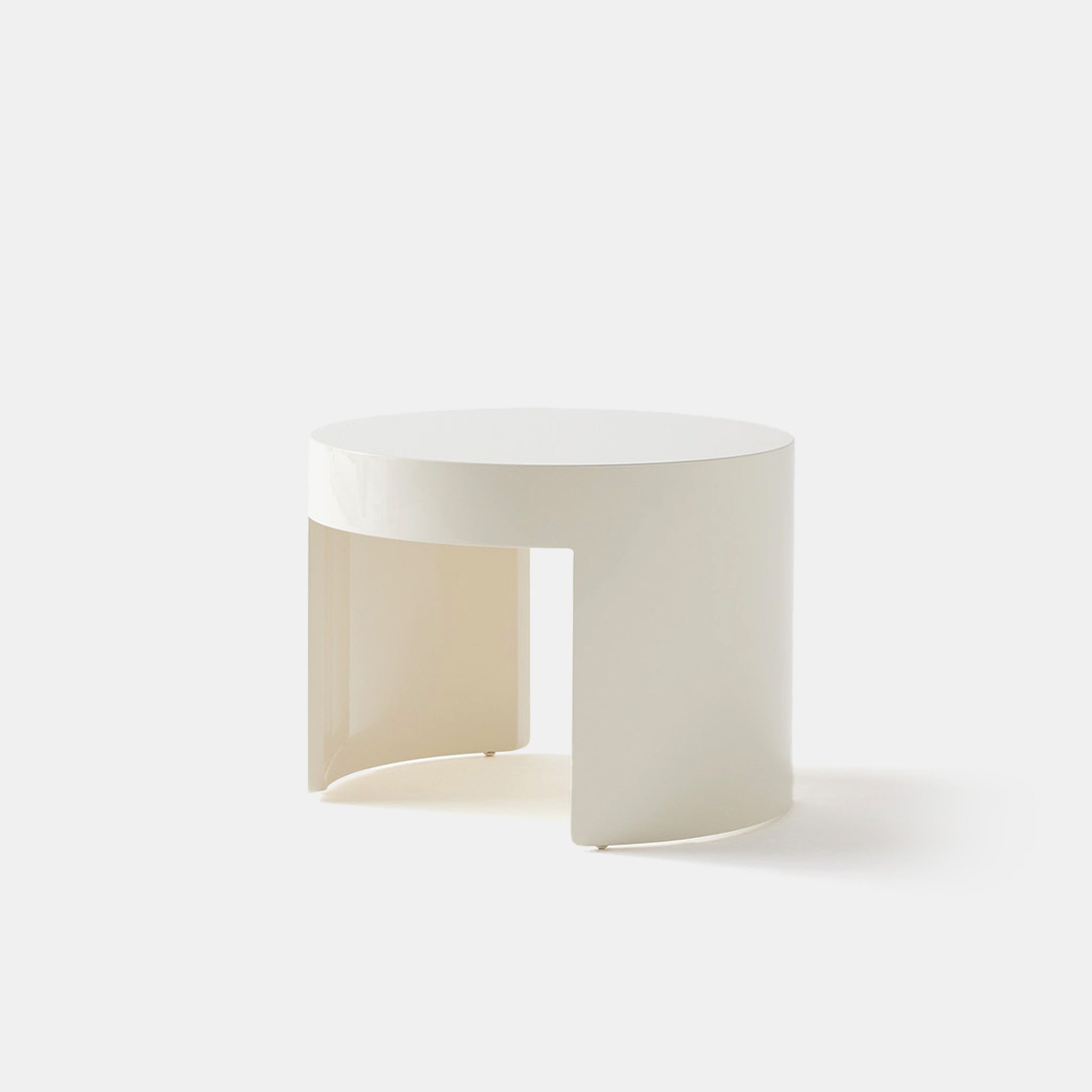 Turn Side Table | Nube | Monologuelondon.com