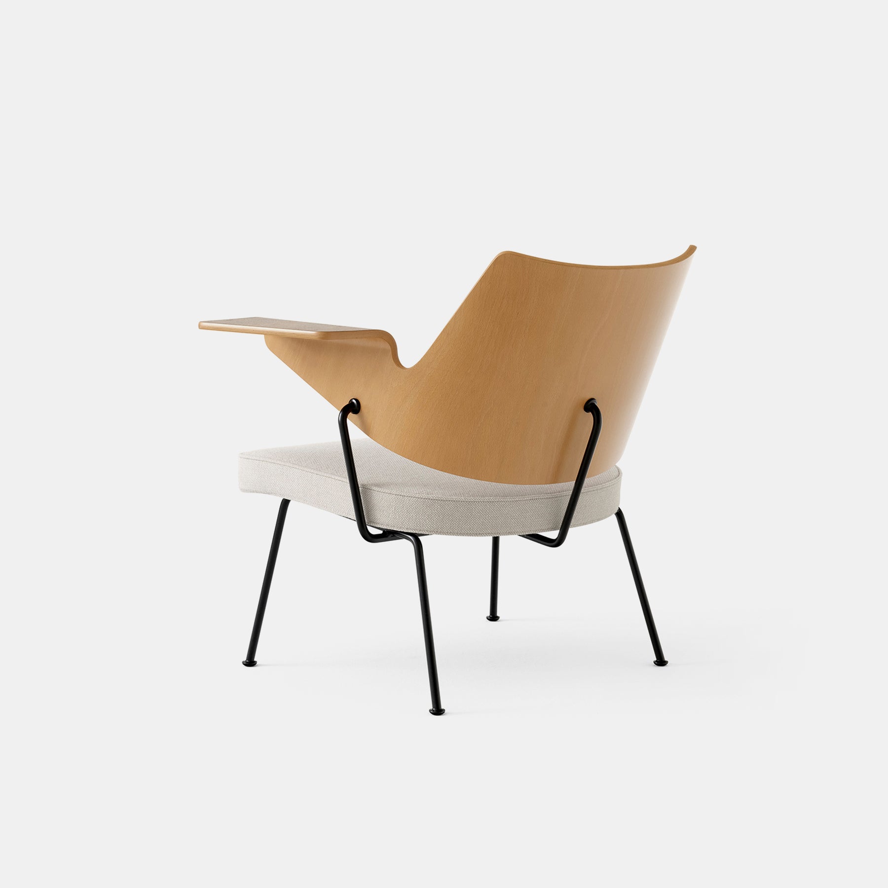 RFH Lounge Chair RD8 | &Tradition | Monologuelondon.com