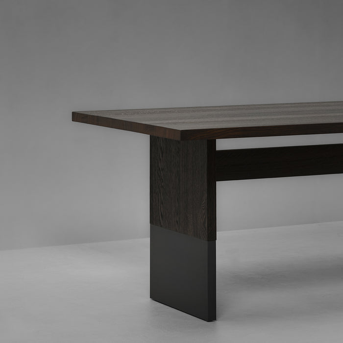 Nota Bene Dining Table | Van Rossum | Monologuelondon.com