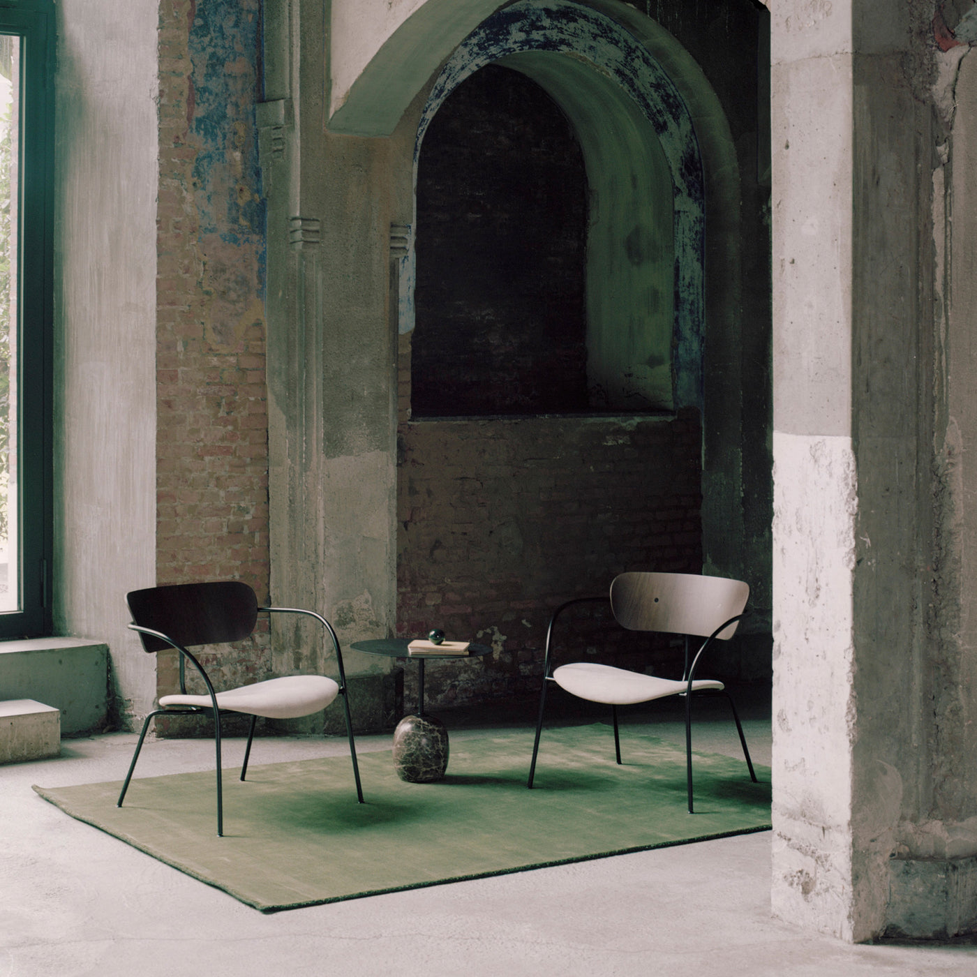 Pavilion Lounge Chair AV6| &Tradition | Monologuelondon.com