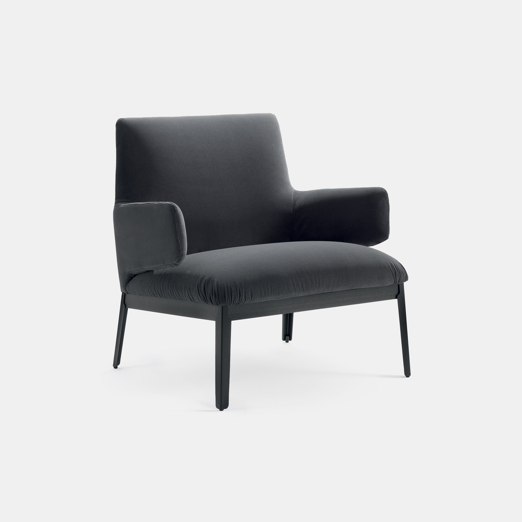 Hug Lounge Chair | Arflex | Monologuelondon.com