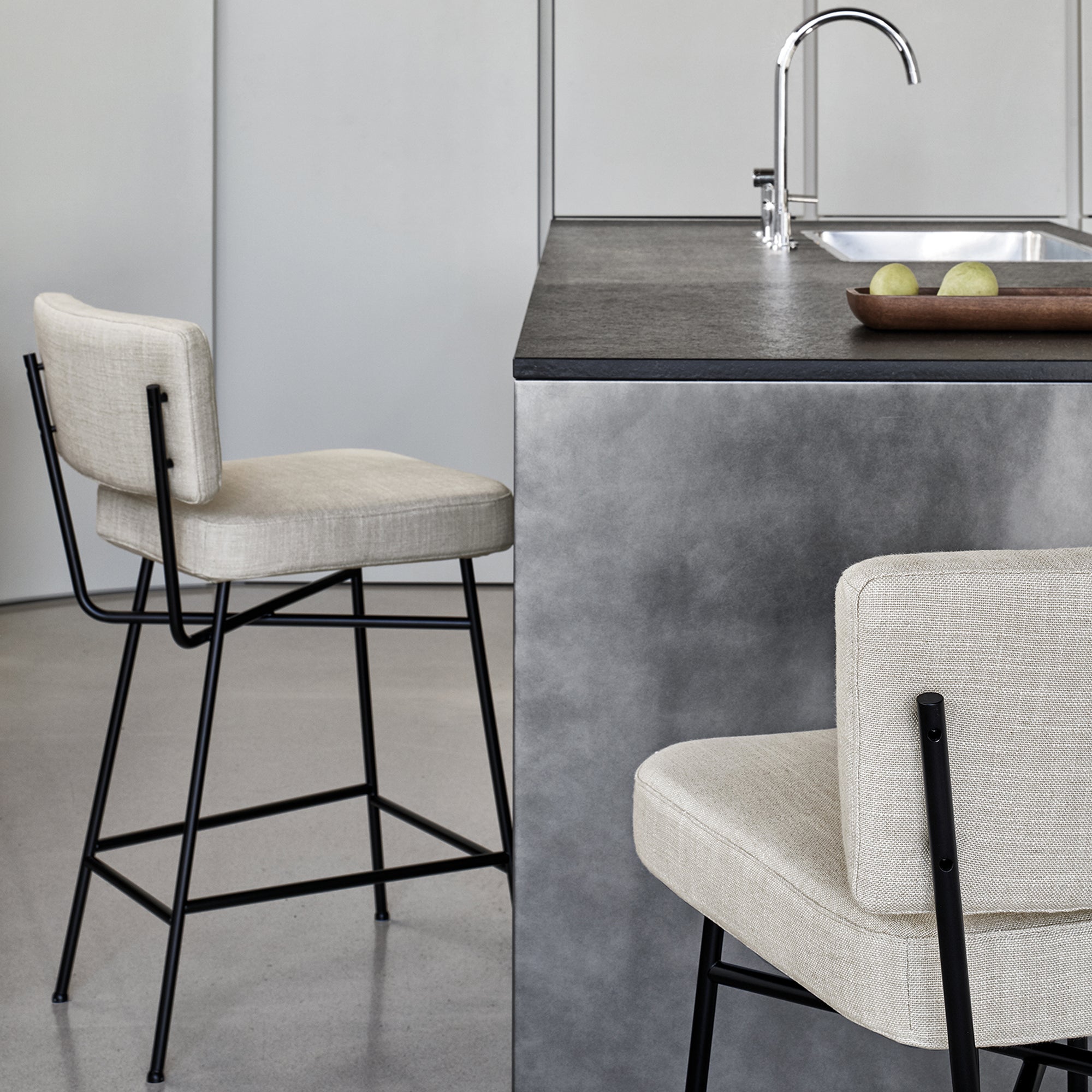 Orfeo Bar Stool | Arflex | Monologuelondon.com