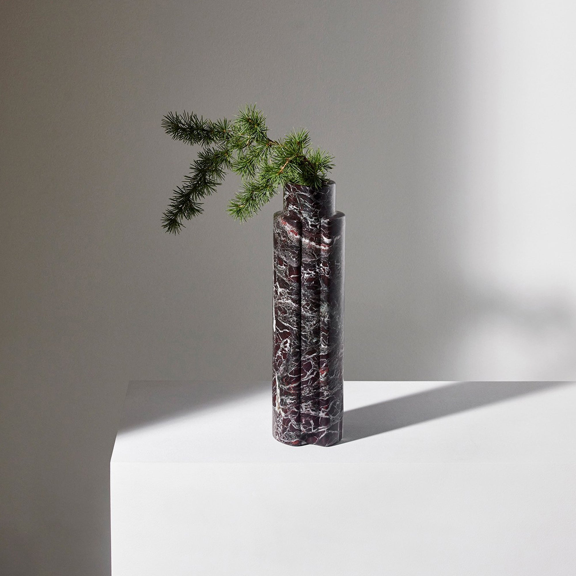 KAN Vase | Collection Particulière | Monologuelondon.com