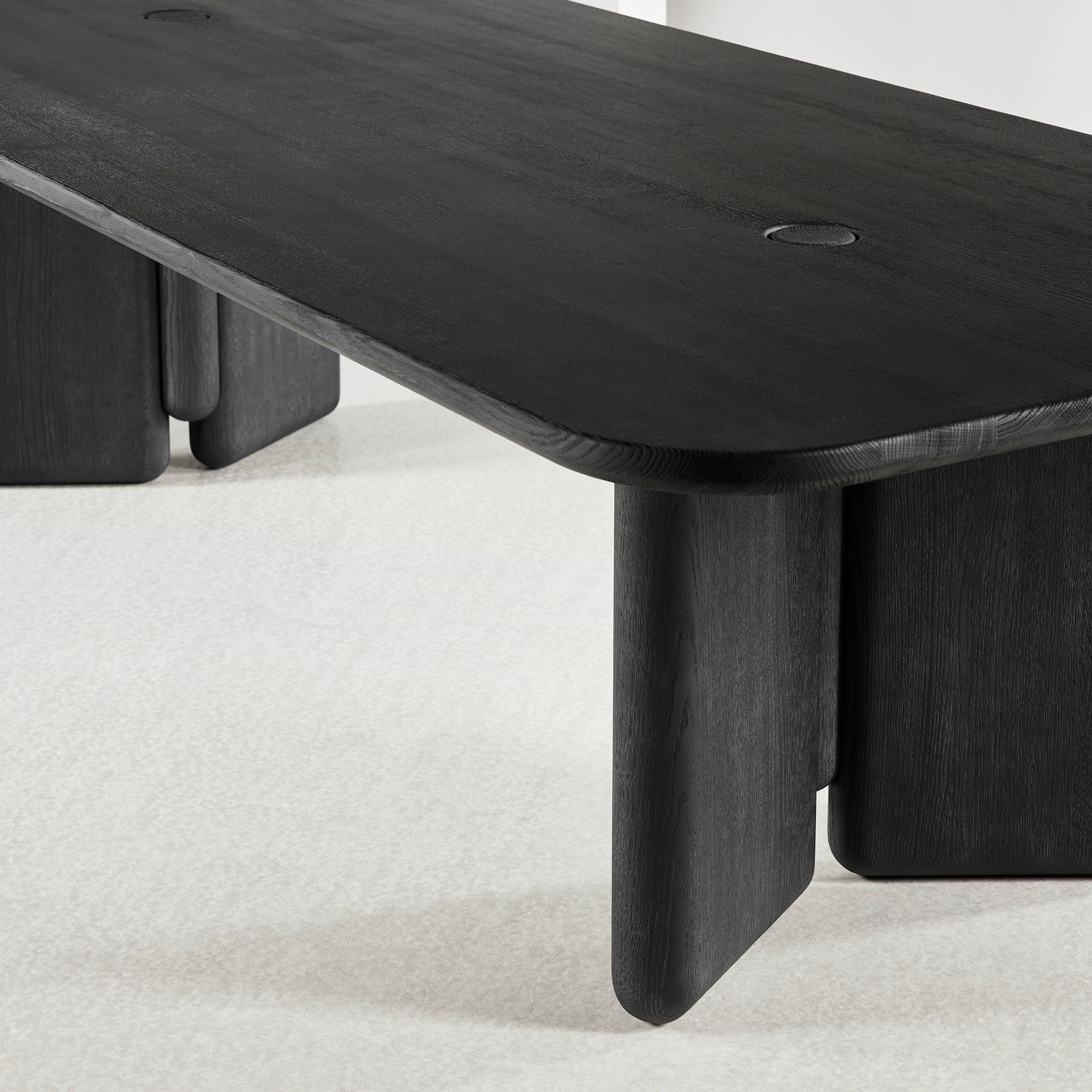TAMI Dining Table | Collection Particulière | Monologuelondon.com