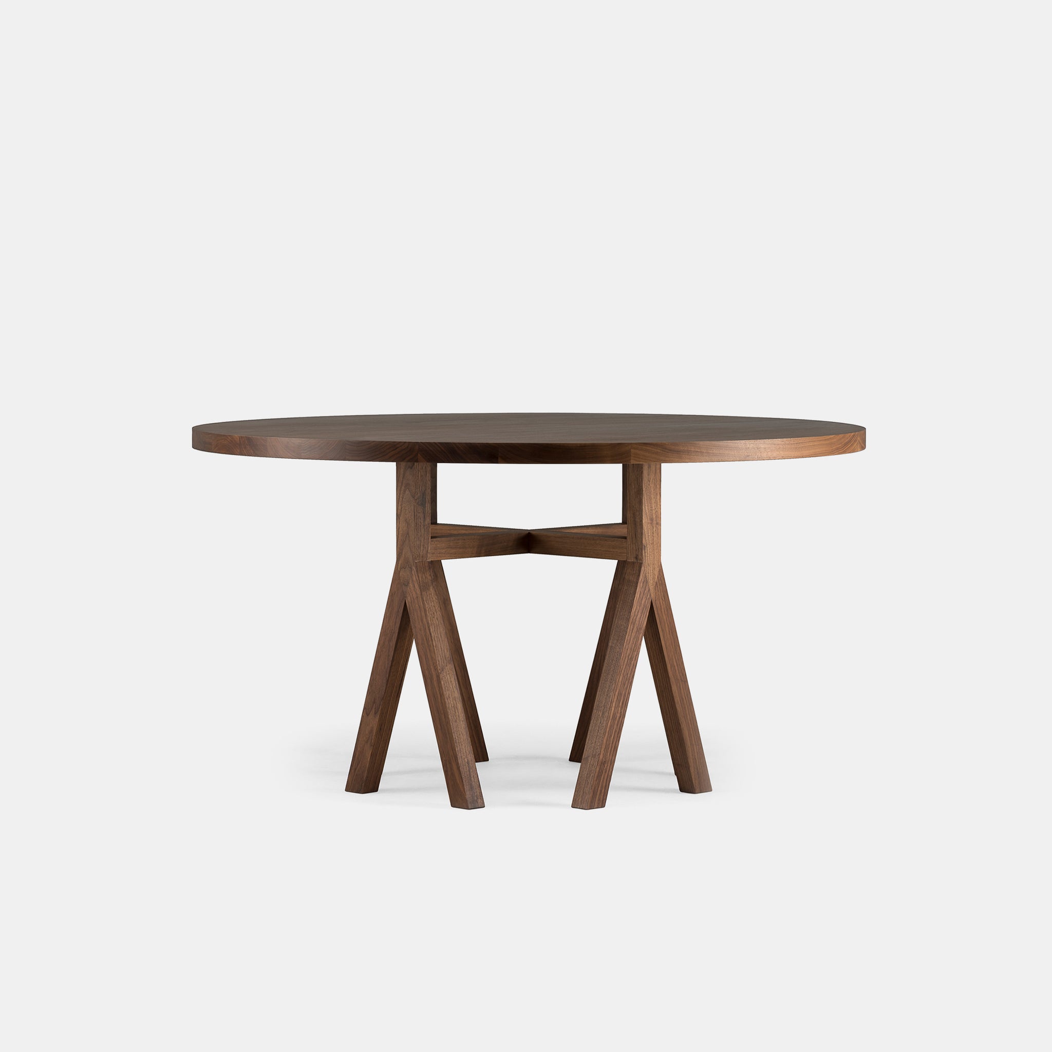 Commune Round Dining Table | De La Espada | Monologuelondon.com