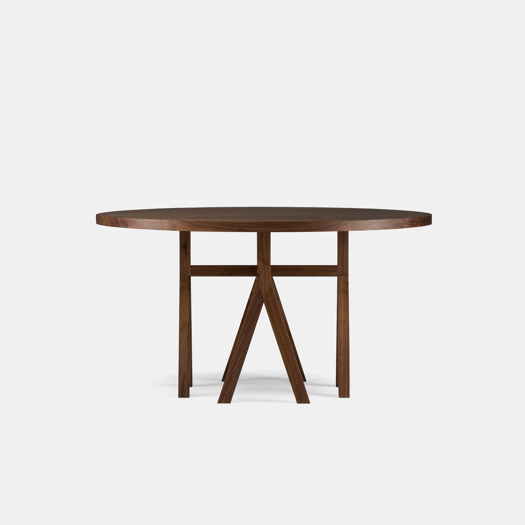 Commune Round Dining Table | De La Espada | Monologuelondon.com