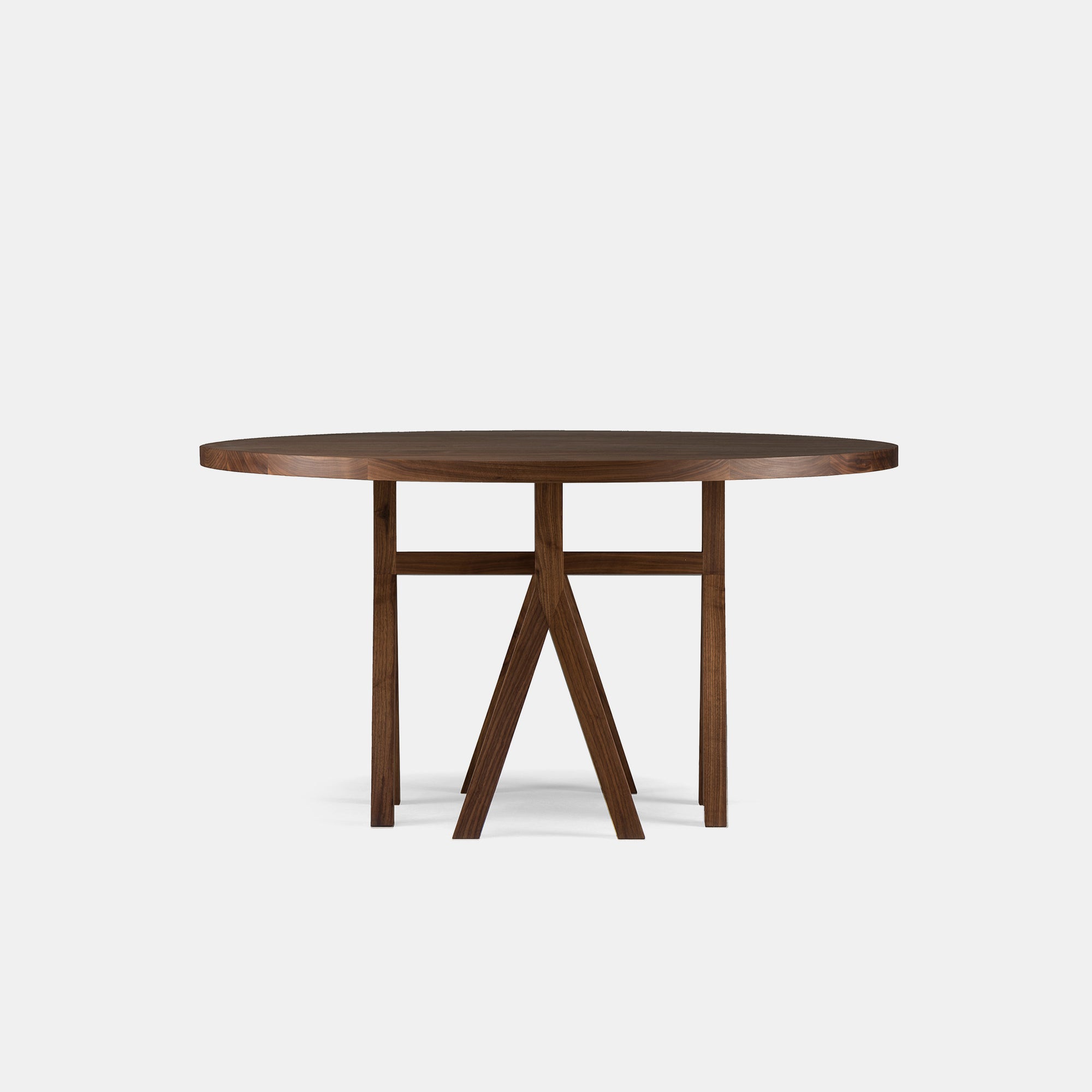 Commune Round Dining Table | De La Espada | Monologuelondon.com