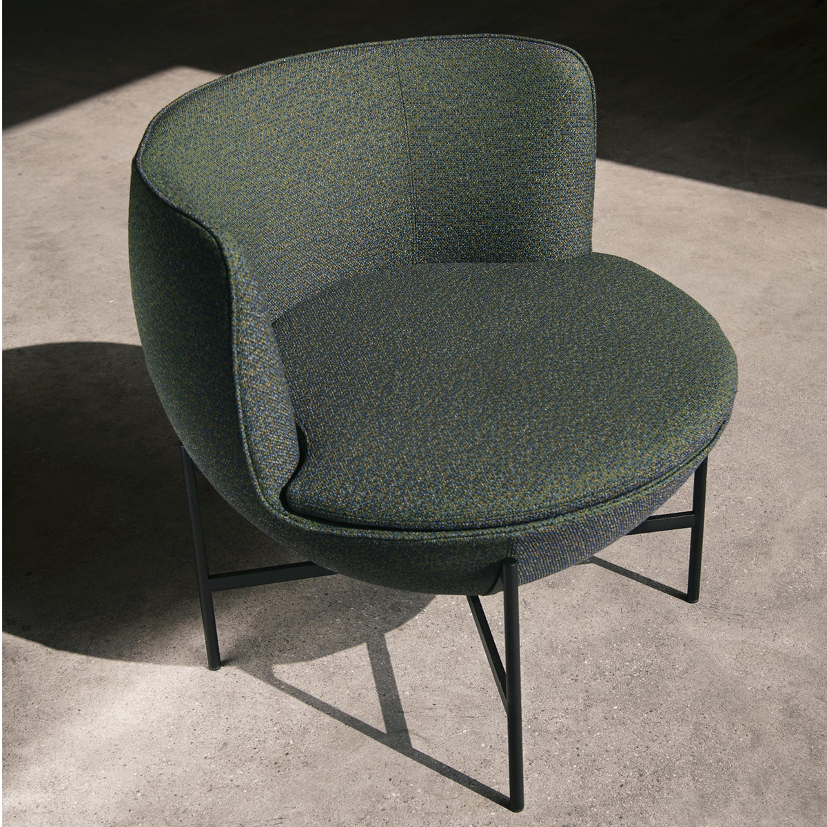 Calice Lounge Chair | La Manufacture | Monologuelondon.com