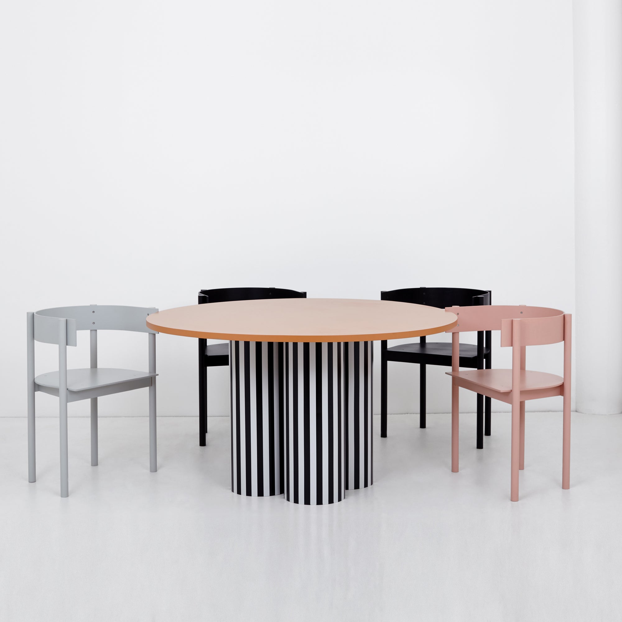 Slon Round Dining Table | Matter Made | Monologuelondon.com