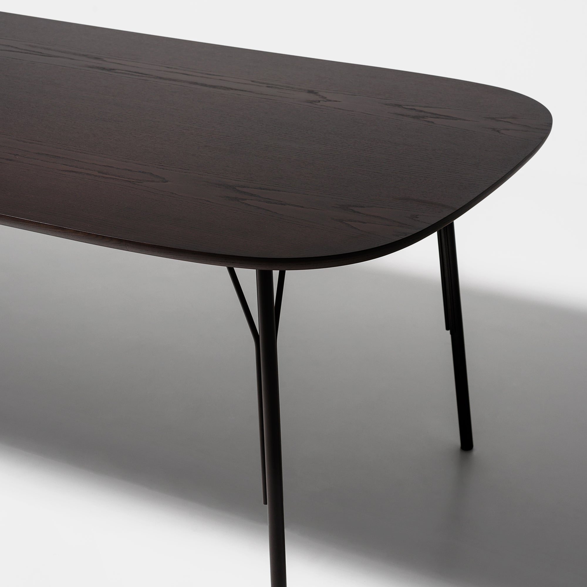 Kelly T Table | Tacchini | Monologuelondon.com