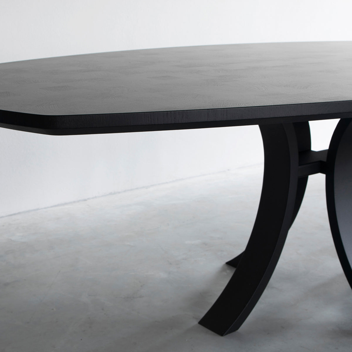 Kops Slim Oval Dining Table | Van Rossum | Monologuelondon.com