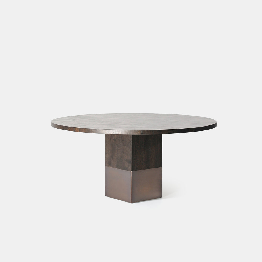 Nota Bene Round Dining Table | Van Rossum | Monologuelondon.com