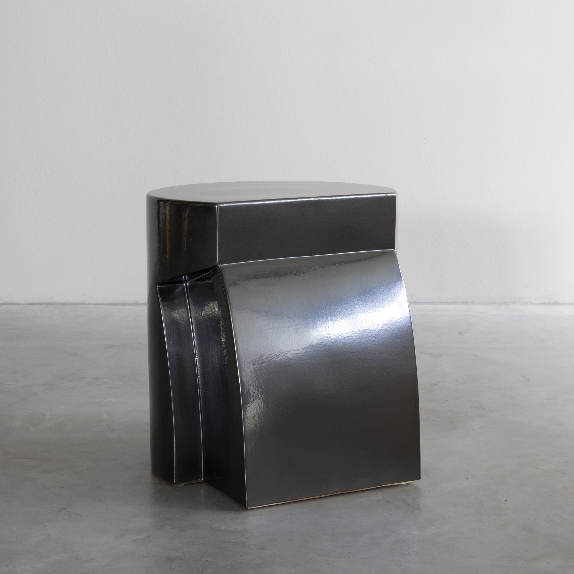 Zig Side Table | Van Rossum | Monologuelondon.com